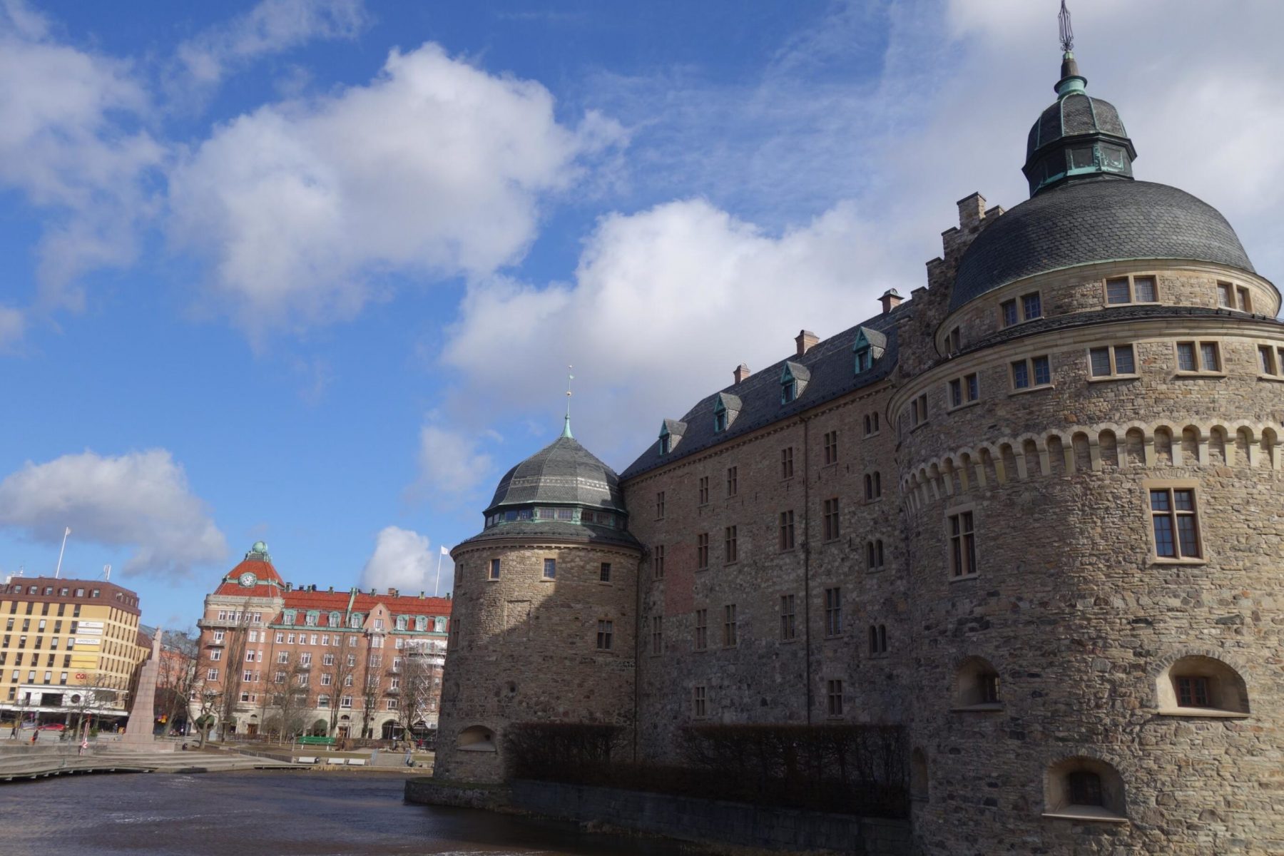 Une journée à Örebro - L'élan blanc